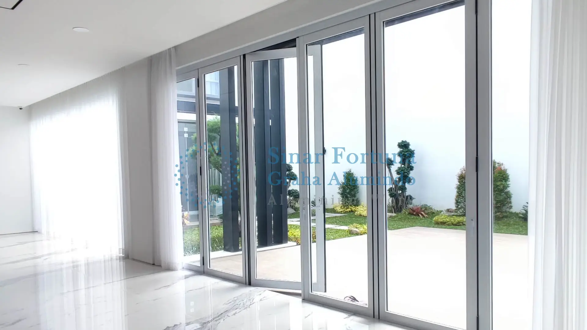 Kusen Aluminium Ultra Slim Frame Modern - YKK AP Sinar Fortuna